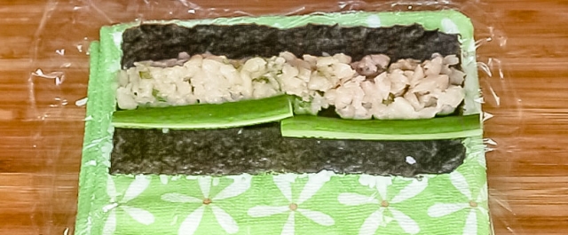 How to Make Maki Sushi Roll (Step-by-Step with Video & Recipes)