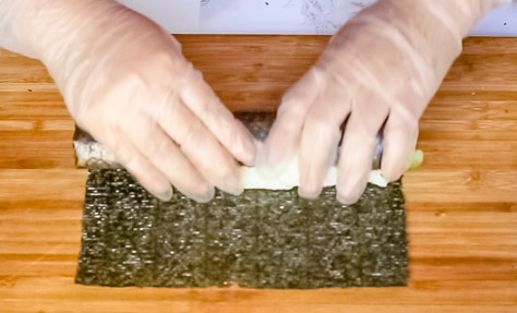 How to Make Maki Sushi Roll (Step-by-Step with Video & Recipes)